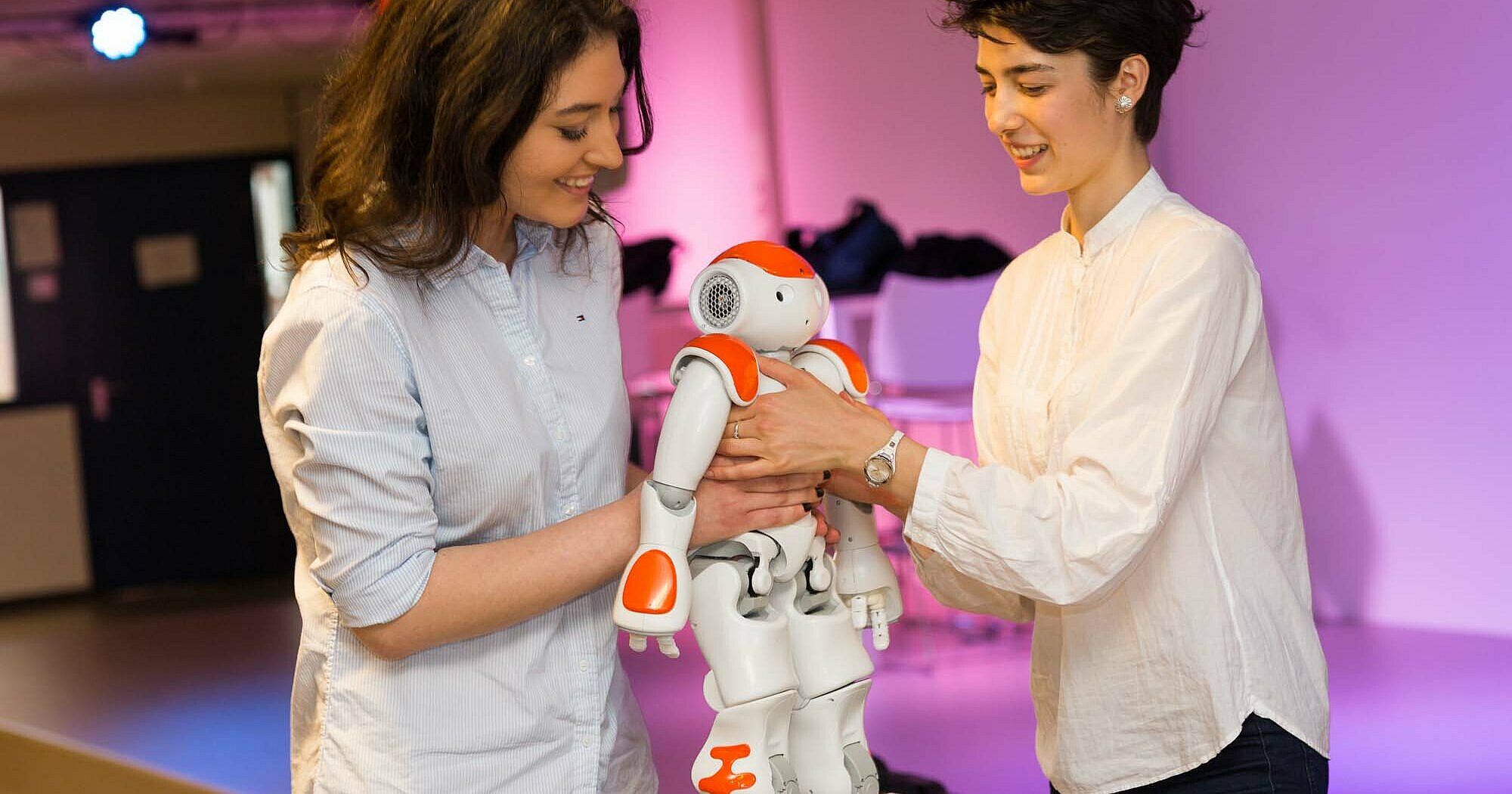 Brainport educational institutions will train hundreds more technicians ...